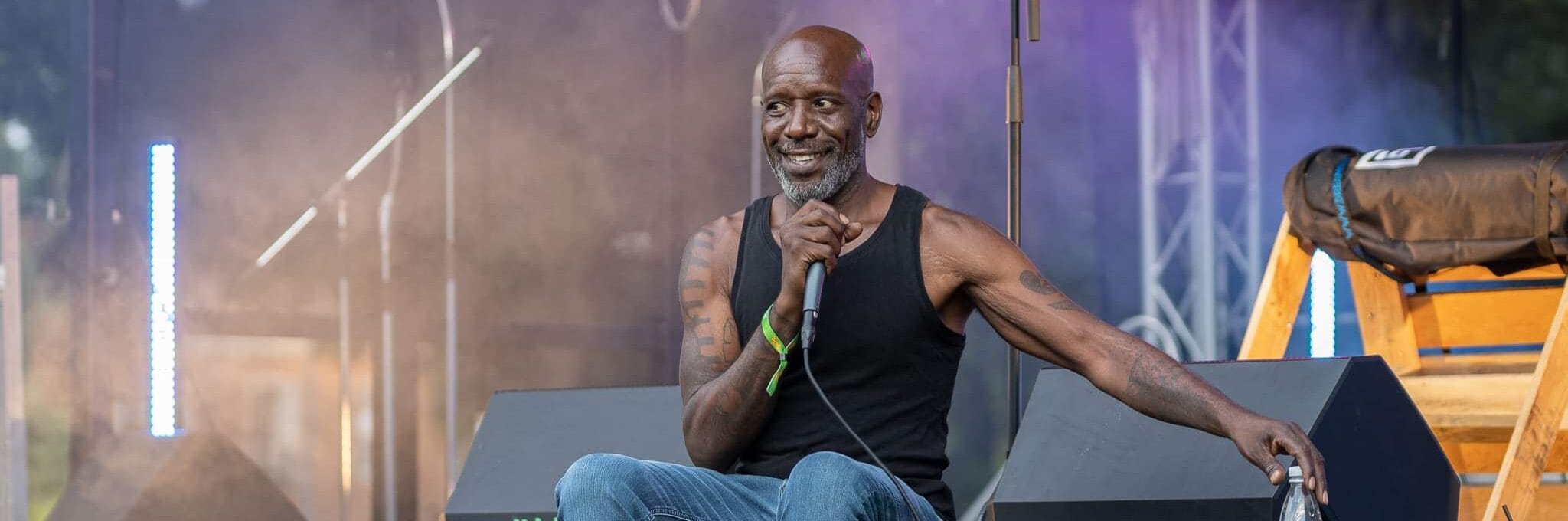 Book James Sampson på tlf: 70 27 03 07 | Showbizz Danmark