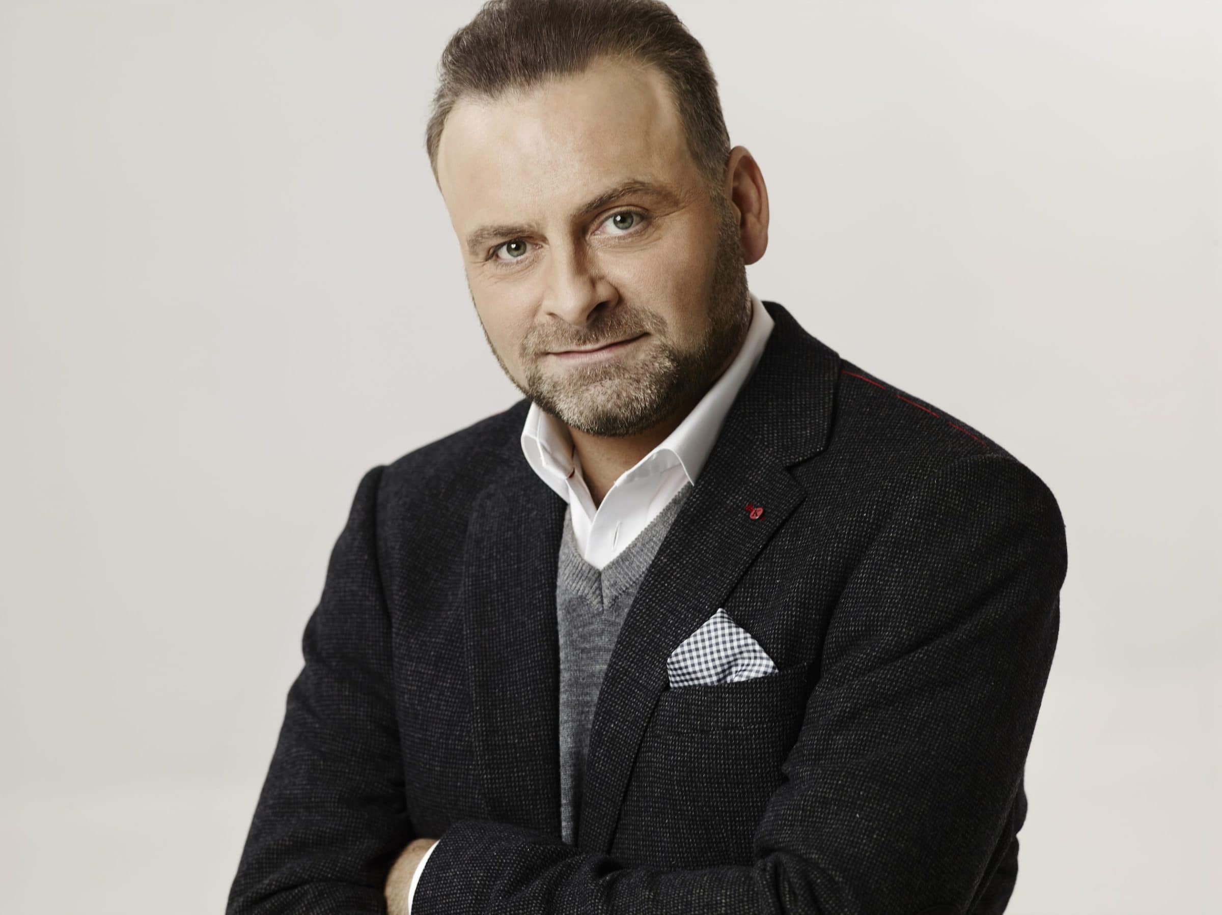 Book Jesper Lundgaard på tlf: 70 27 03 07 | Showbizz Danmark