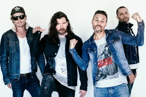 Book Johnny Deluxe på tlf: 70 27 03 07 | Showbizz Danmark