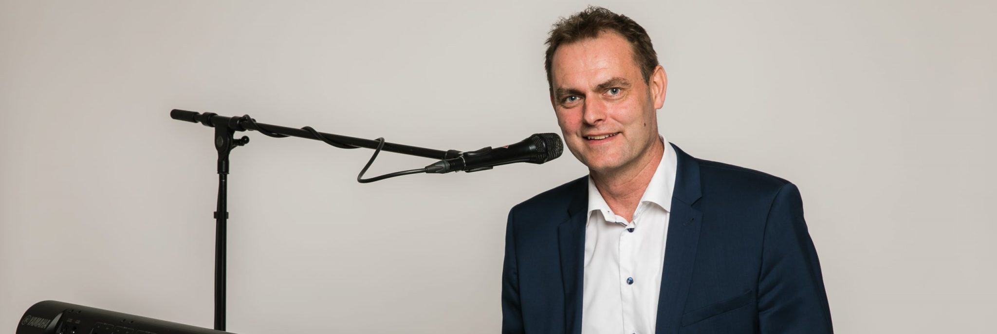 Book Thomas Johansen på tlf: 70 27 03 07 | Showbizz Danmark