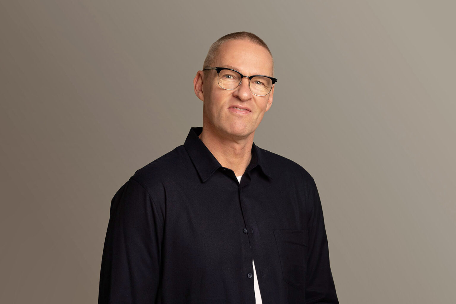 Book Jan Elhøj på tlf: 70 27 03 07 | Showbizz Danmark
