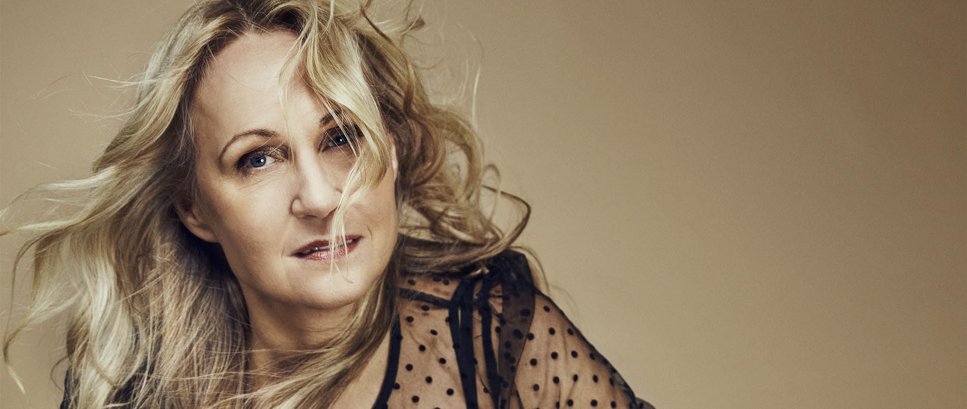 Book Helene Hørlyck på tlf: 70 27 03 07 | Showbizz Danmark