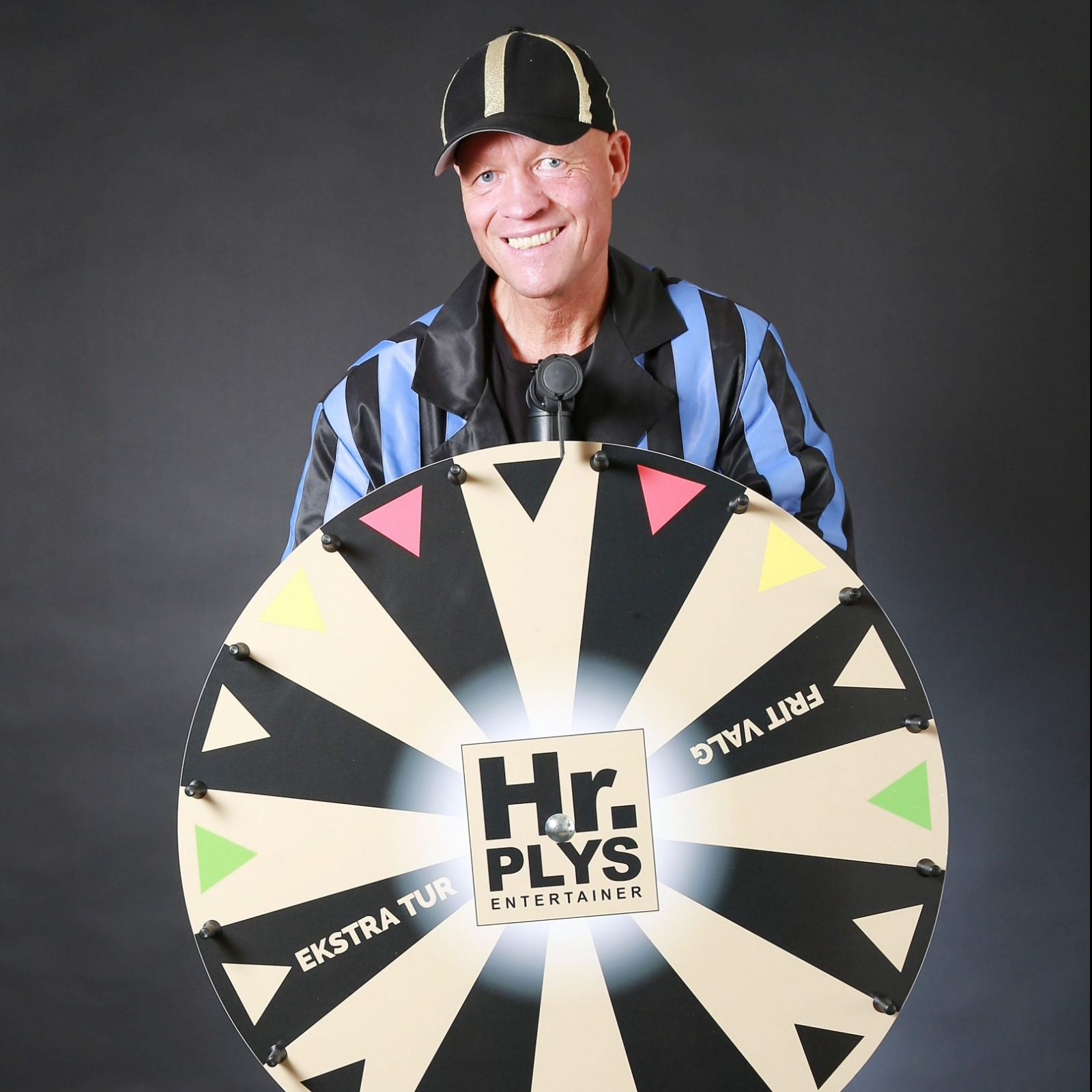 Book Chapper på tlf: 70 27 03 07 | Showbizz Danmark