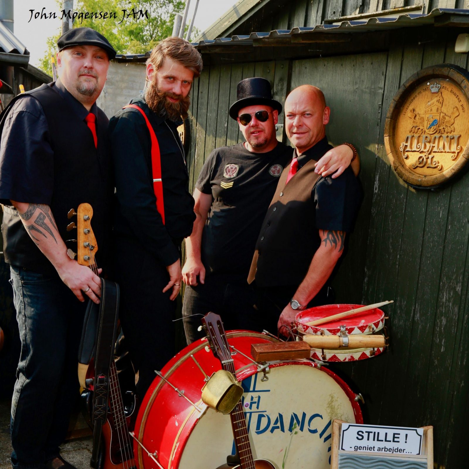 Book Johnny Madsen Tribute på 70 27 03 07 - Showbizz Danmark