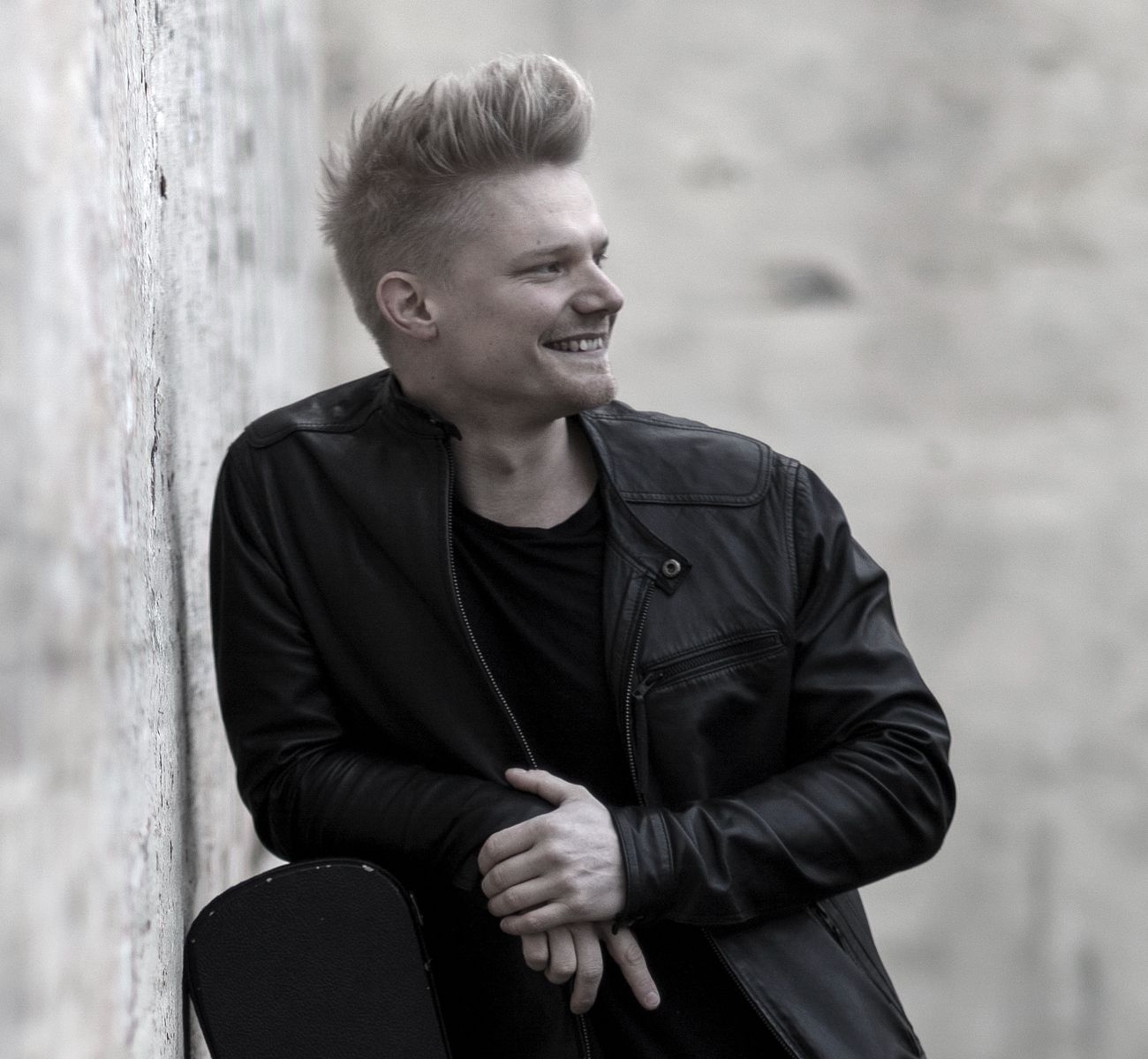 Book Michael Hausted på tlf: 70 27 03 07 | Showbizz Danmark