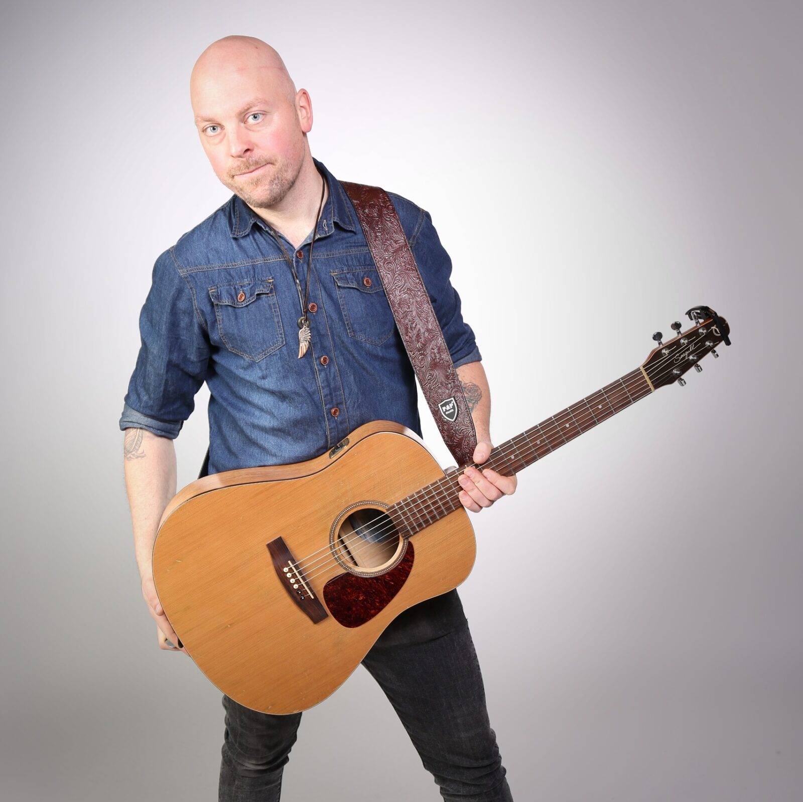 Book Mikkel Ørligur. Danse- og festmusik på tlf: 70 27 03 07 | Showbizz ...