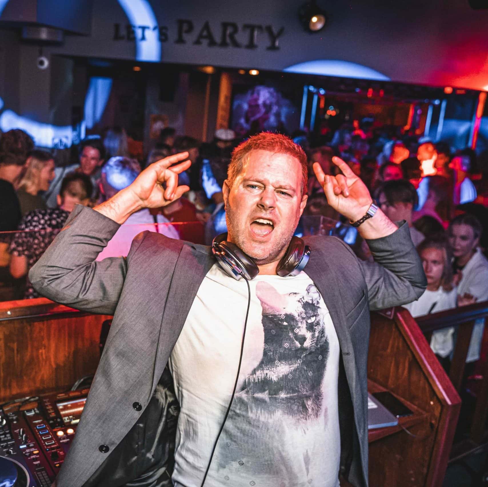 Book DJ Thomas Stadsvold på tlf: 70 27 03 07 | Showbizz Danmark