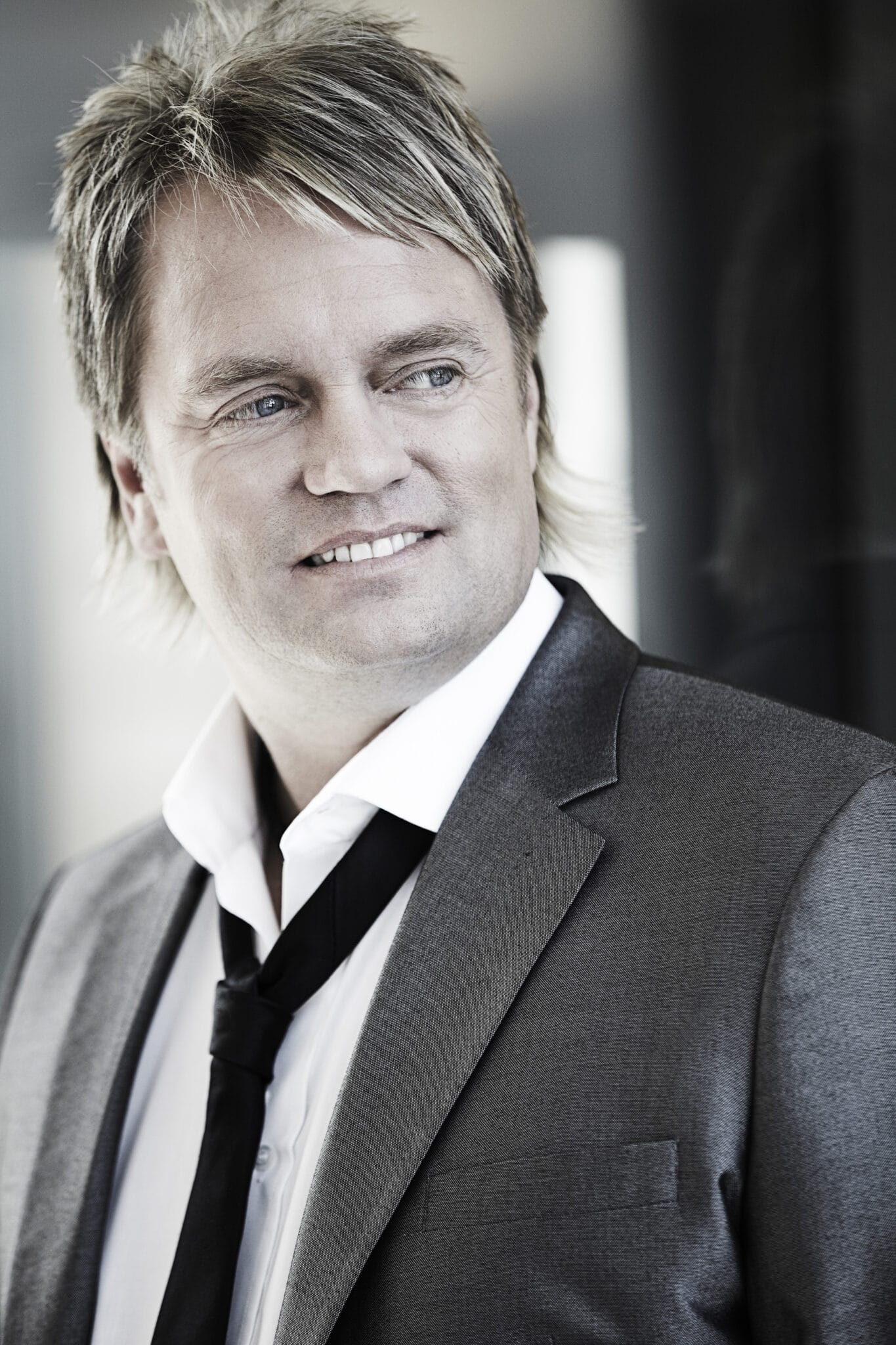 Book Johnny Hansen Seniorunderholdning på tlf: 70 27 03 07