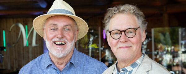 Book Naboerne - Helge Engelbrecht og Tommy Rasmussen her