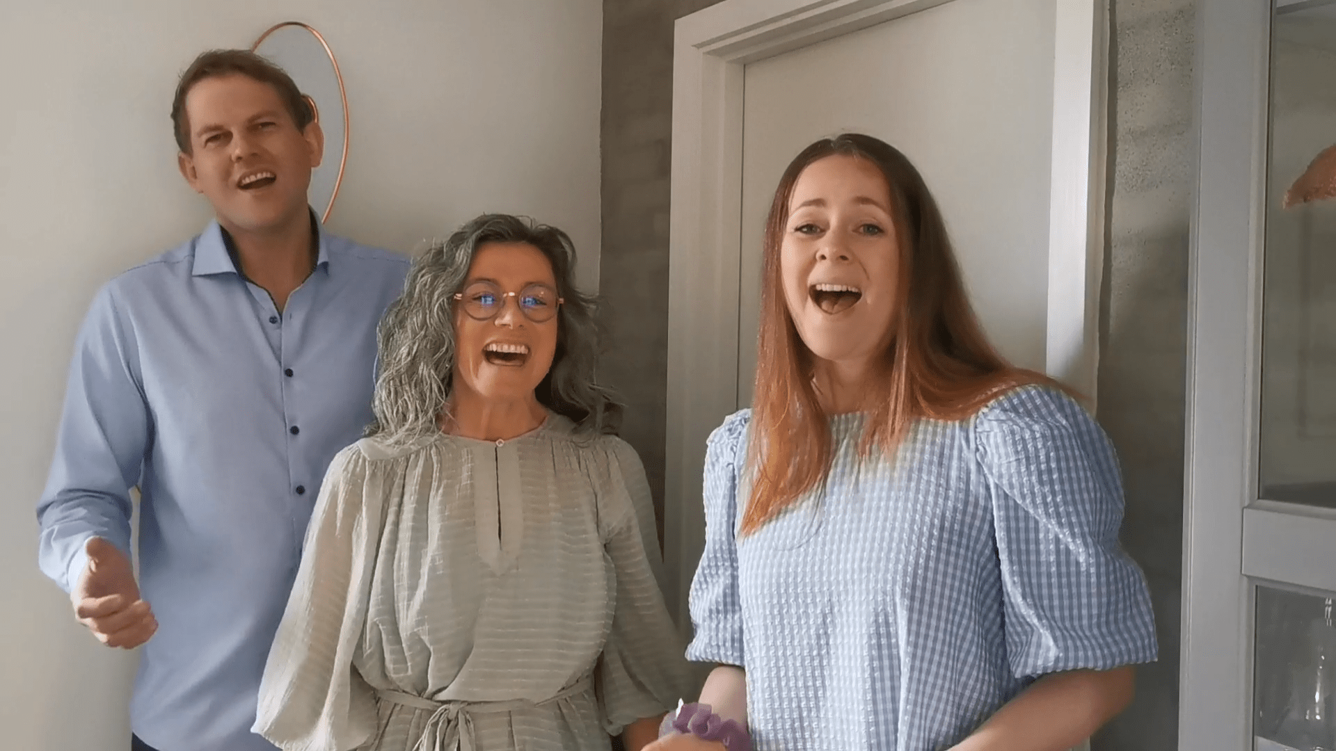 Book VelLyd på tlf: 70 27 03 07 | Showbizz Danmark