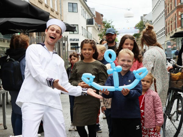 Book Mikkel Matros på tlf: 70 27 03 07 | Showbizz Danmark