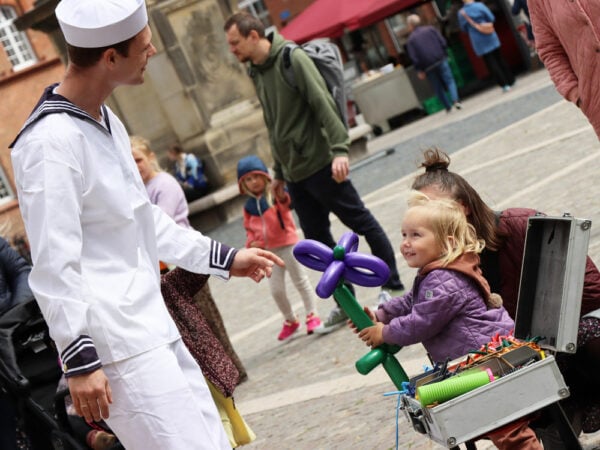 Book Mikkel Matros på tlf: 70 27 03 07 | Showbizz Danmark