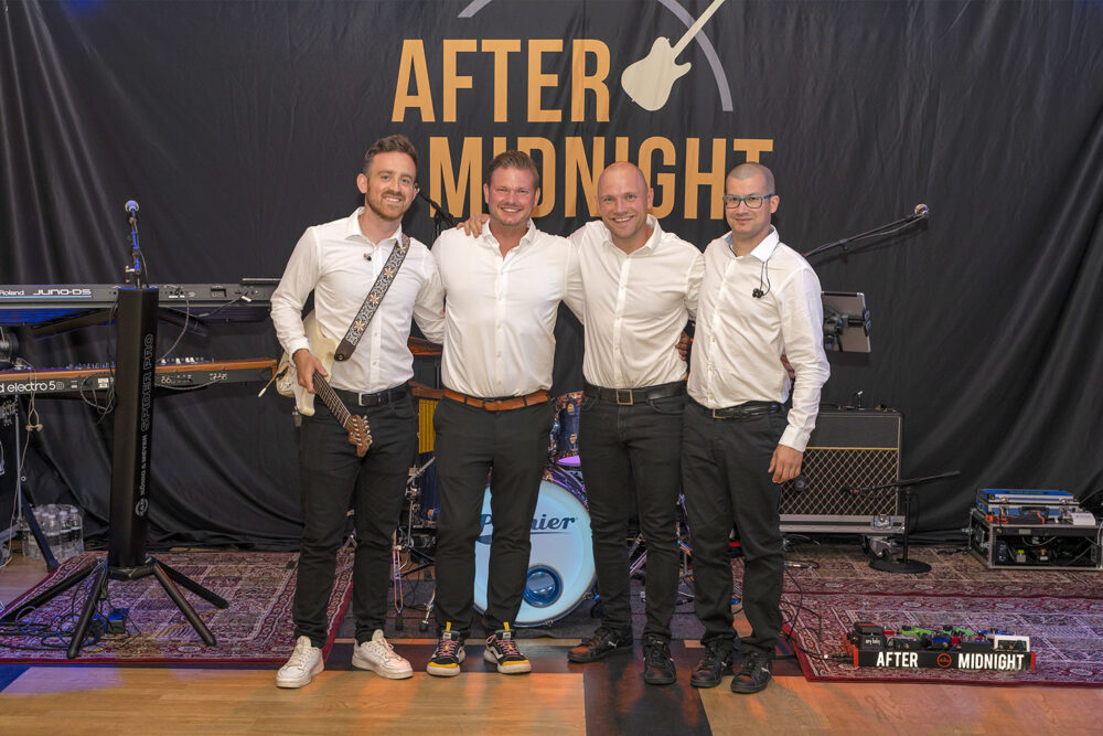 Book After Midnight på tlf: 70 27 03 07 | Showbizz Danmark