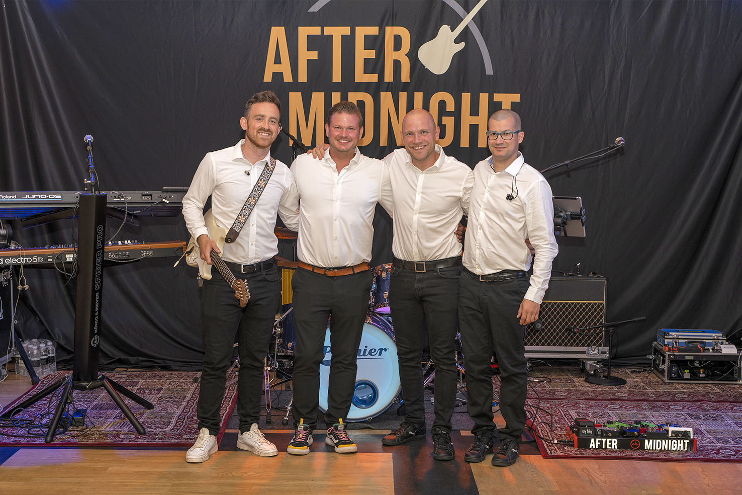 Book After Midnight på tlf: 70 27 03 07 | Showbizz Danmark