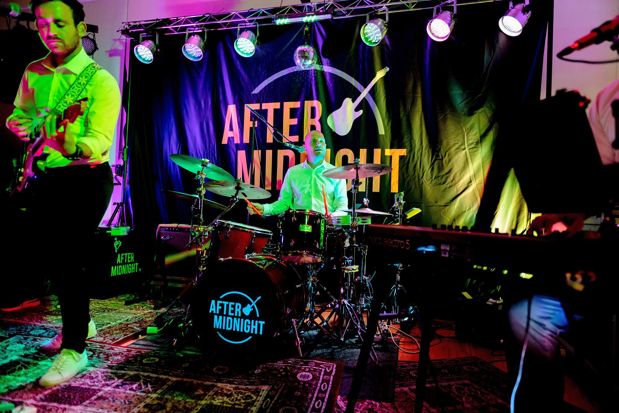 Book After Midnight på tlf: 70 27 03 07 | Showbizz Danmark