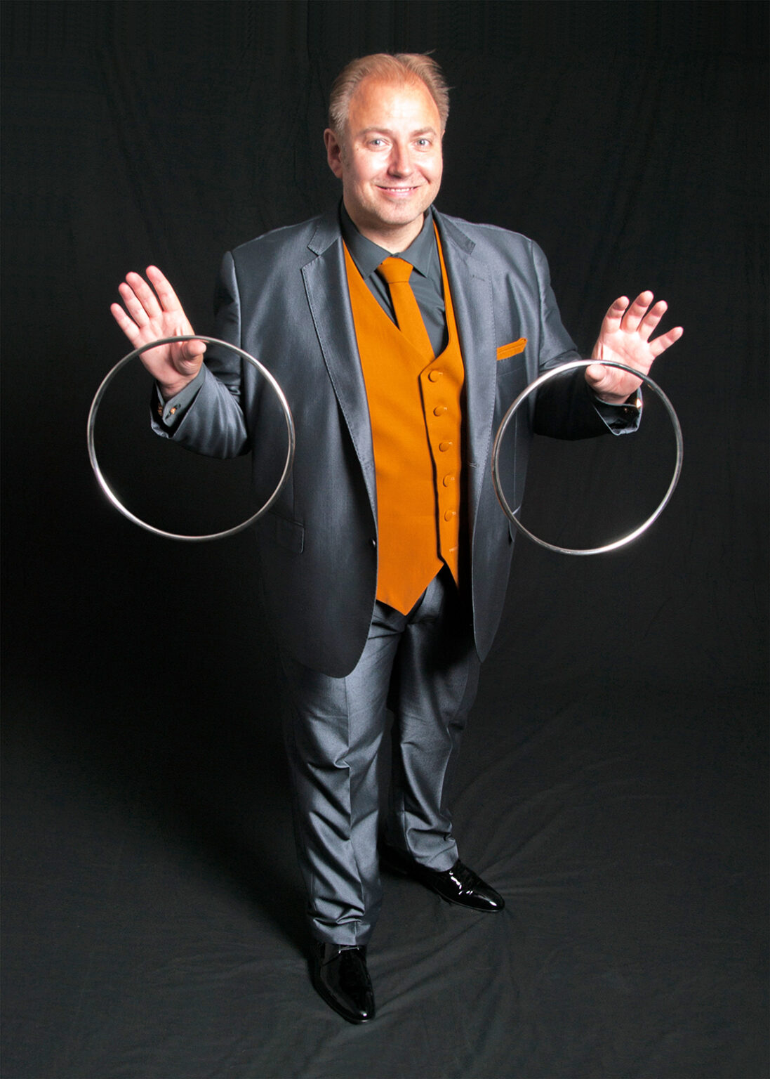 Book Nick Caraway på tlf: 70 27 03 07 | Showbizz Danmark