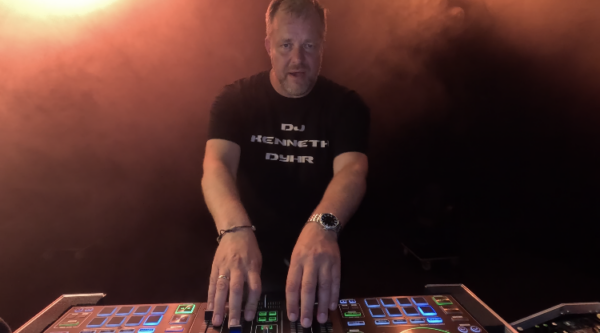 Book DJ Kenneth Dyhr på tlf: 70 27 03 07 | Showbizz Danmark